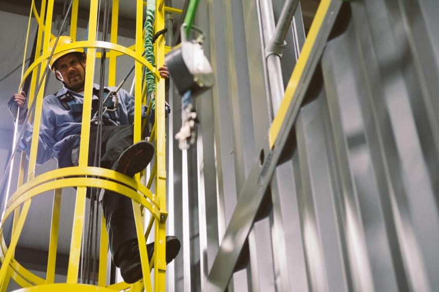 Working at Height: Everything You Need to Know About Platform Work Cages
