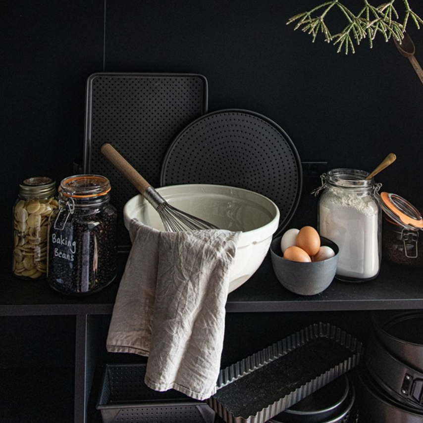 The Complete Guide to Choosing Baking Trays for Your Kitchen | InfoType